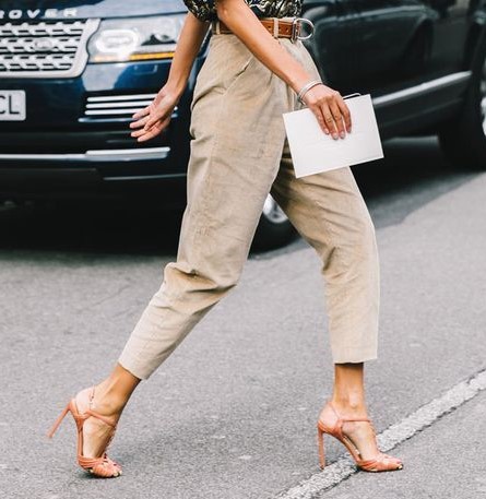 quer usar um look chic e versátil? se joga nos tons claros e naturais ...